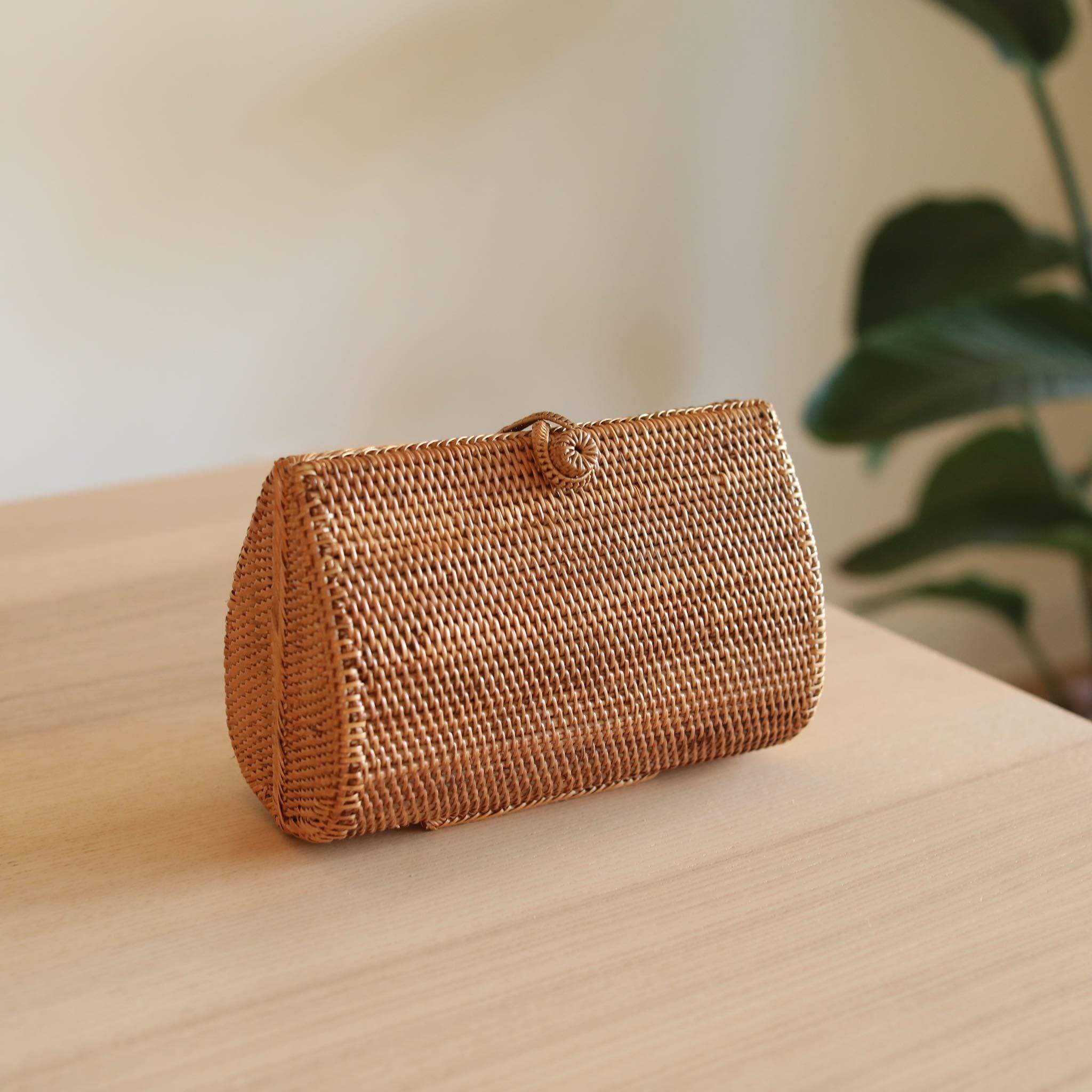 Elevate Your Style with Bali Envelope Rattan Clutch｜Ganapati Crafts Co.